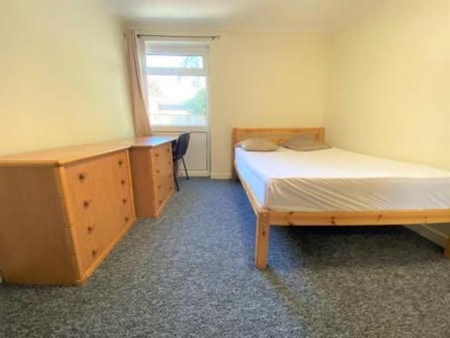 4 Bed Student House 53 Ulcombe Gardens, UKC