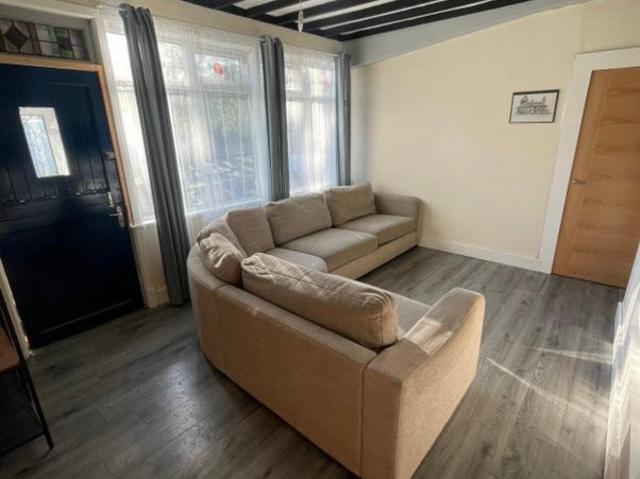 4 bed student house