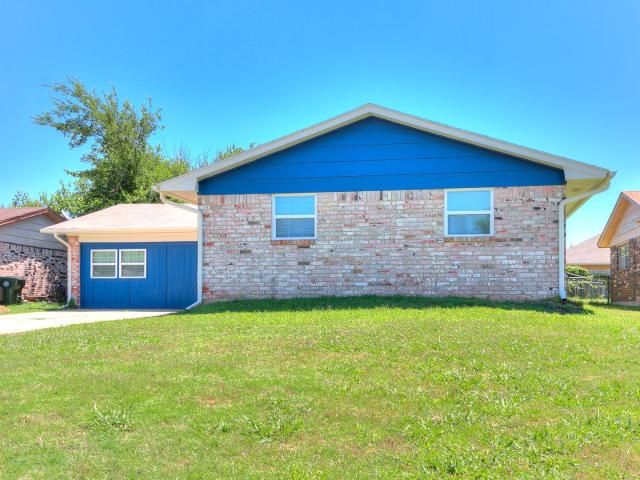 4 Bedroom/2 Bath home with fenced yard