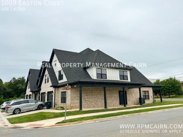 4 Bedroom, 3.5 Bath in Westyn Village with Pool and Gym Access!