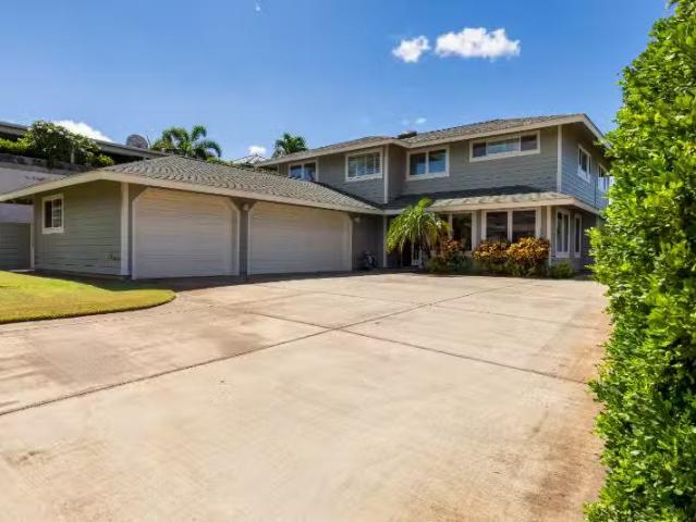 4 Bedroom 3 Bath Home in North Kihei with 2 Car Garage 170 E.