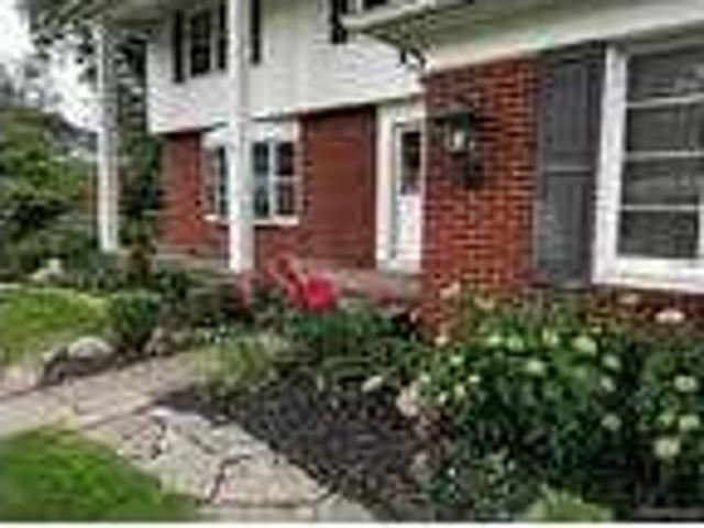 4 Bedroom 3 Bath In Bloomfield Township Michigan 48304