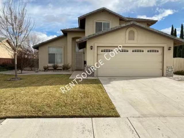 4 bedroom, 3 bathroom 2 story home in West Lancaster 2620 W N.