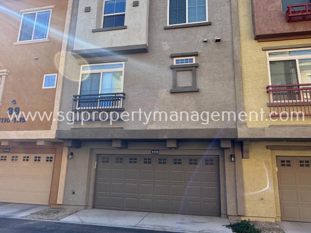 4 Bedroom, 3 bathroom North Phoenix townhome