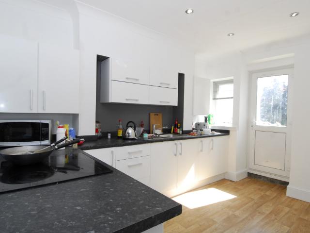 4 Bedroom | 10 Tavy Place, PL4 7DJ