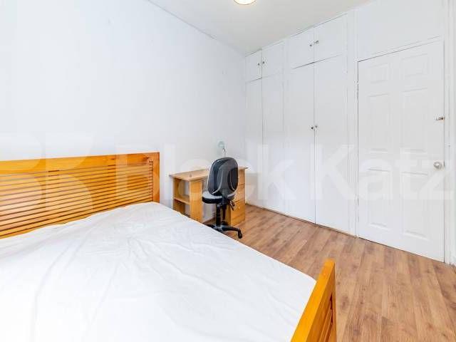 4 Bedroom, 1 bath, 1 reception Flat