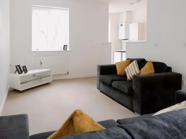 4 Bedroom 1 Bathroom