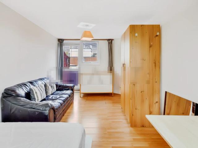 4 Bedroom 1 Bathroom