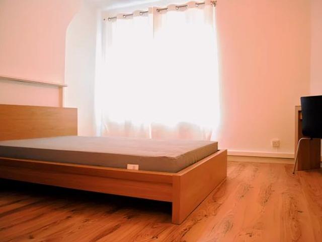 4 Bedroom 1 Bathroom room3