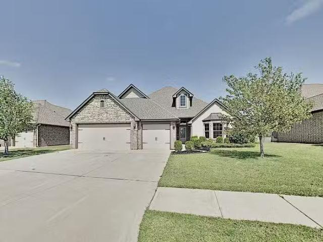 4 Bedroom 2.5 Bathroom Home with Storm Shelter in Piedmont Sch.