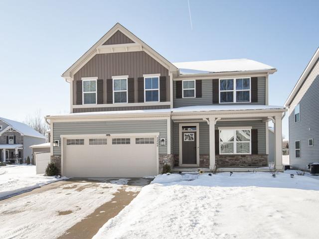 4 bedroom/ 2.5 bathroom Single House!