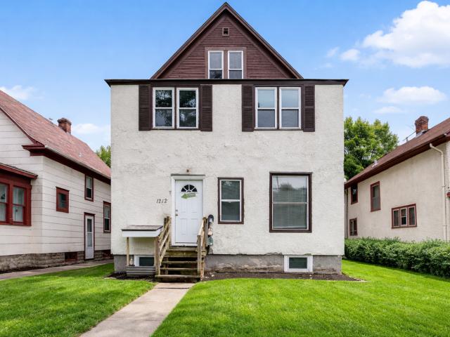 4 bedroom 2 bath available 9/1/2023