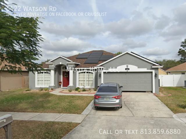 4 bedroom & 2 bath home off of Bloomingdale Ave