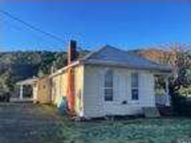 4 Bedroom 2 Bath In Castro Valley CA 94552