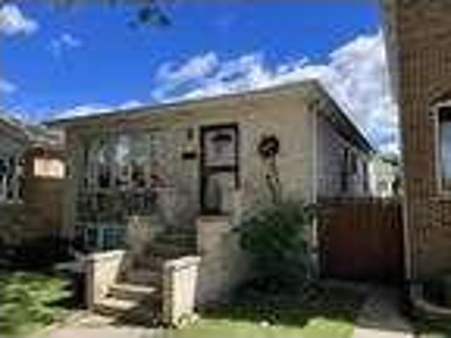 4 Bedroom 2 Bath In Chicago Illinois 60634