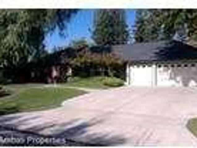 4 Bedroom 2 Bath In Fresno CA 93711