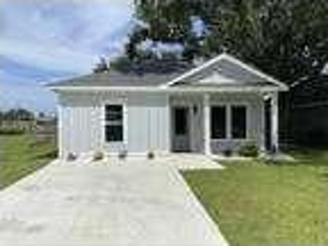 4 Bedroom 2 Bath In Gulf Shores Alabama 36542