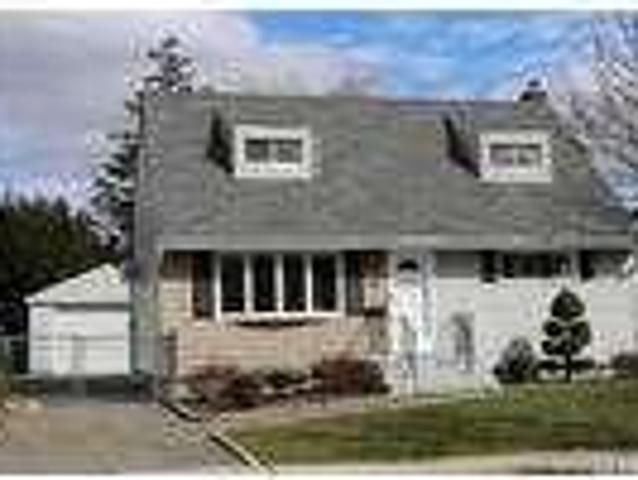 4 Bedroom 2 Bath In Hicksville NY 11801