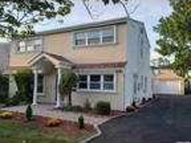 4 Bedroom 2 Bath In Hicksville NY 11801