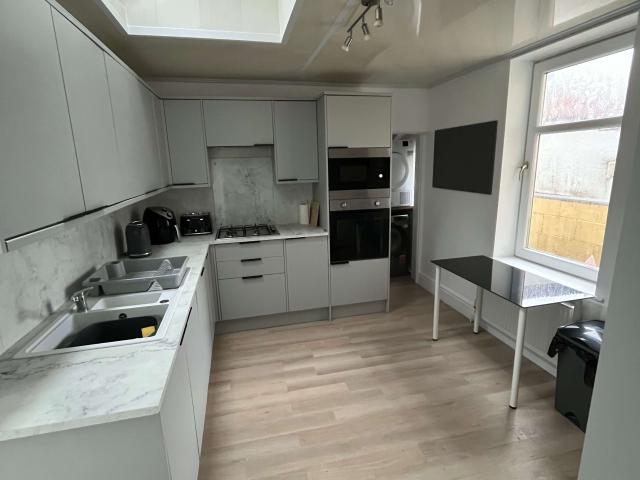 4 Bedroom | 40 Dale Gardens, PL4 6PX