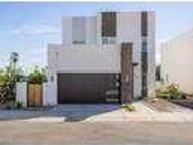 4 Bedroom 4 Bath In Phoenix Arizona 85016