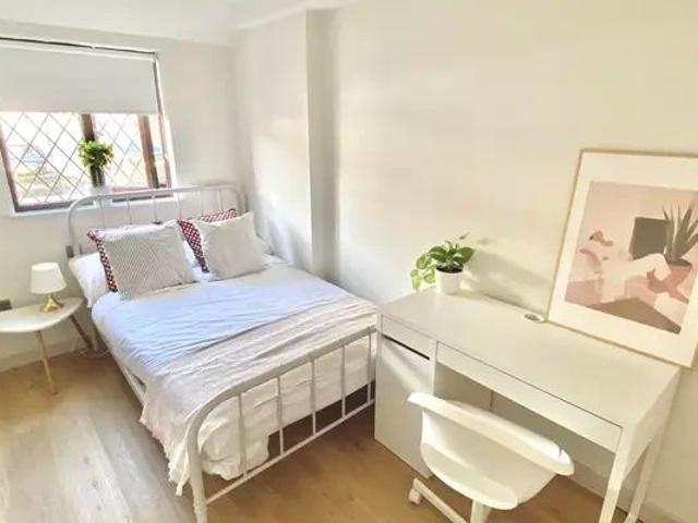 4 Bedroom 4 Bathroom Room 3