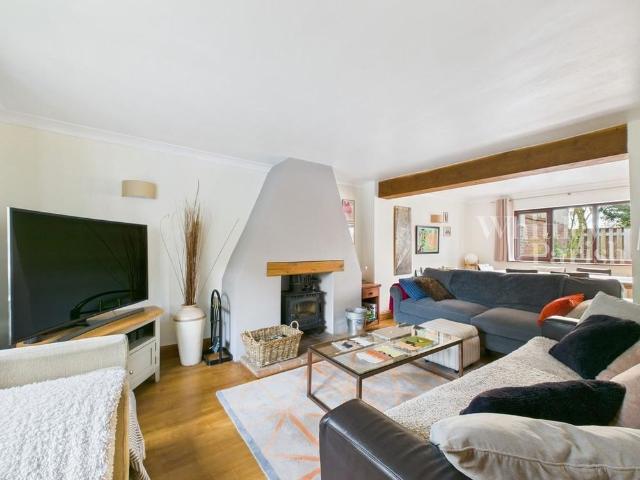 4 bedroom cottage to rent