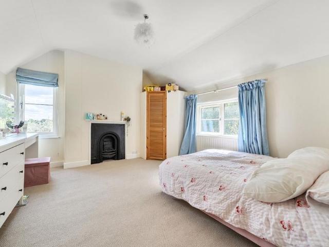 4 bedroom cottage to rent