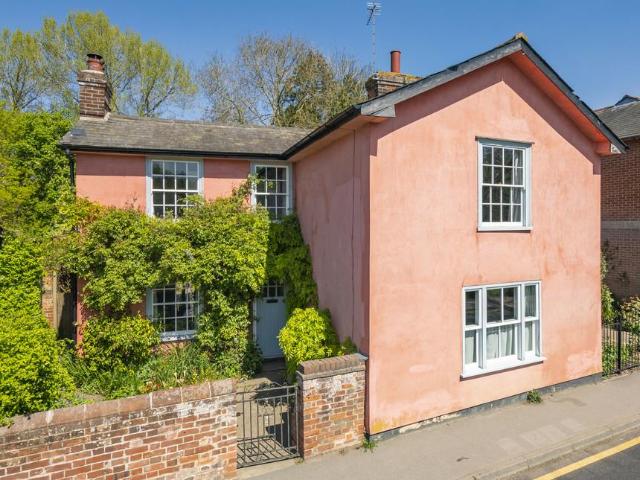 4 bedroom cottage to rent