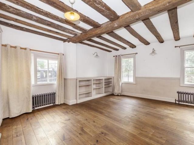 4 bedroom cottage to rent