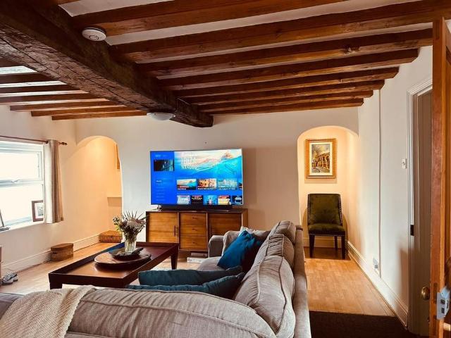 4 bedroom cottage to rent