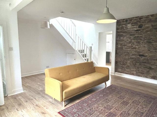 4 bedroom cottage to rent