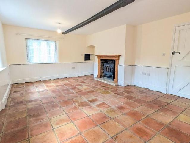 4 bedroom cottage to rent