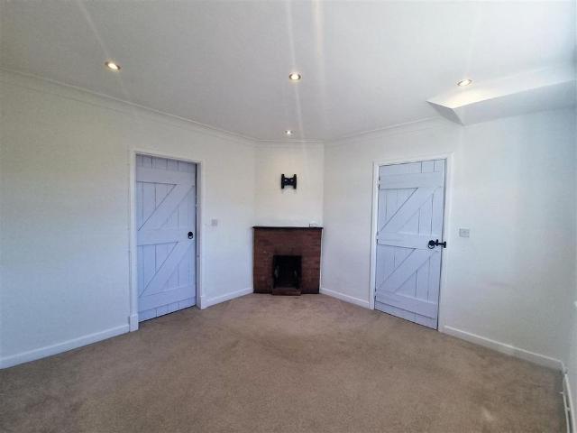 4 bedroom cottage to rent