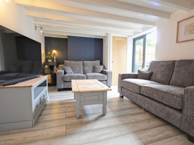 4 bedroom cottage to rent