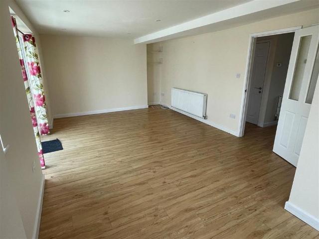 4 bedroom cottage to rent