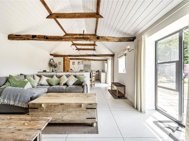 4 bedroom cottage to rent