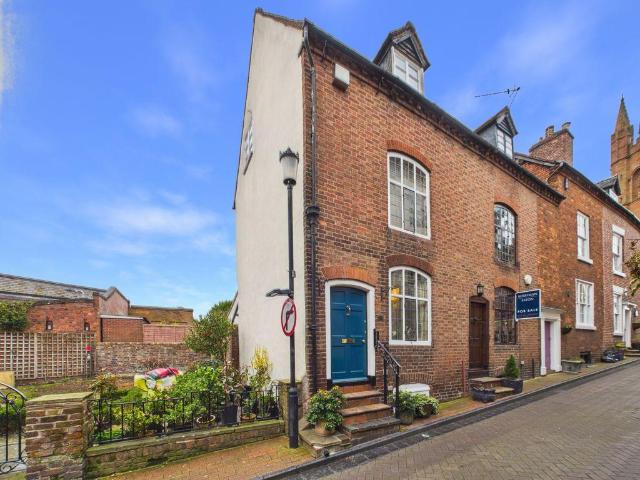 4 bedroom cottage for sale