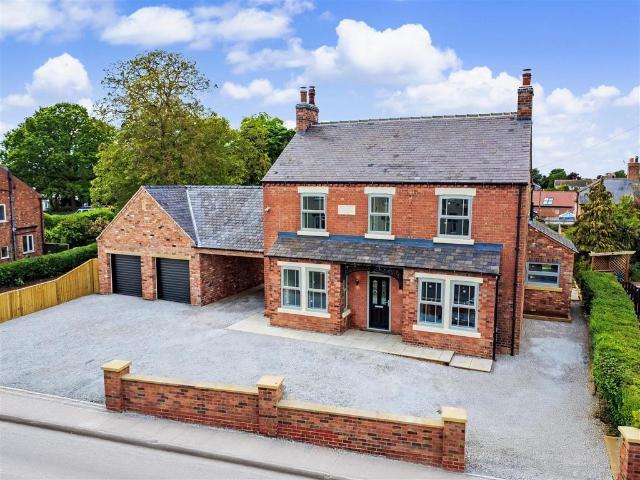 4 bedroom cottage for sale