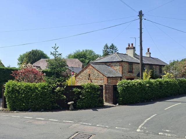 4 bedroom cottage for sale