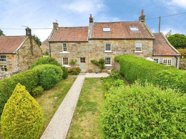 4 bedroom cottage for sale