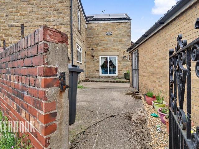 4 bedroom cottage for sale