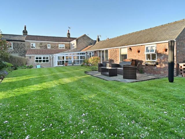 4 bedroom cottage for sale