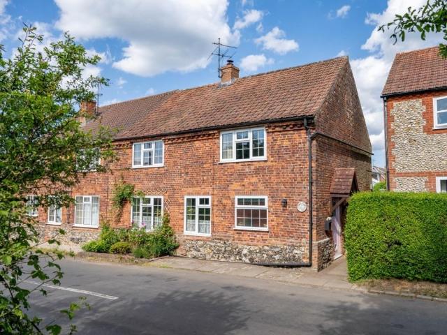 4 bedroom cottage for sale