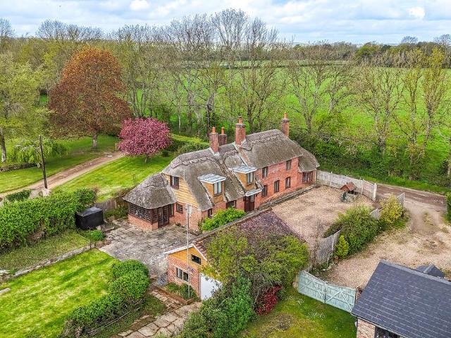 4 bedroom cottage for sale
