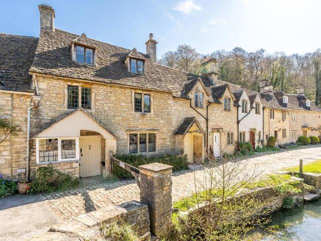 4 bedroom cottage for sale