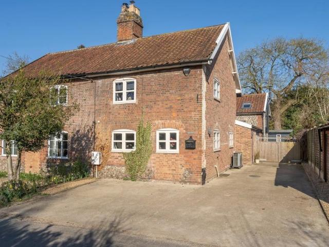 4 bedroom cottage for sale