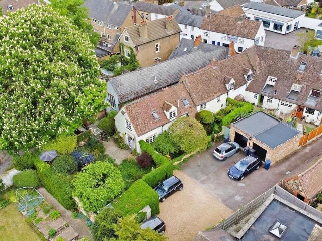 4 bedroom cottage for sale
