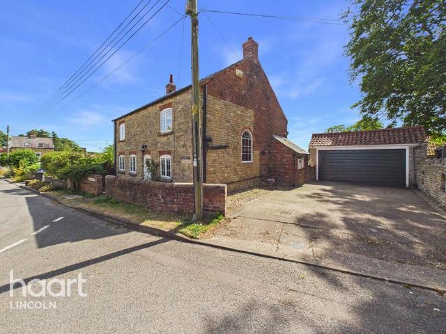 4 bedroom cottage for sale
