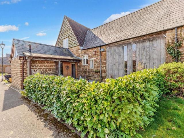 4 bedroom cottage for sale